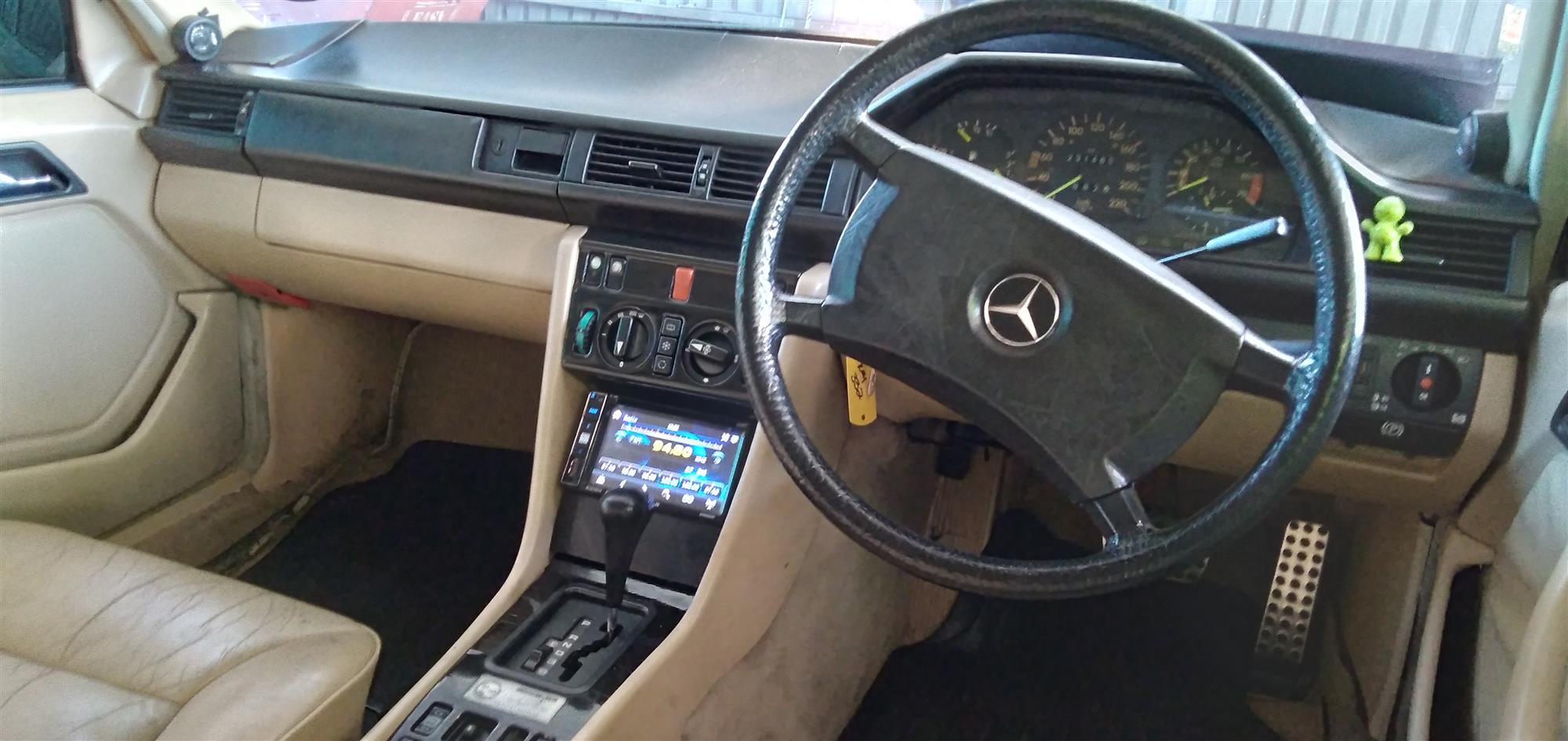 Auction Nation - MERCEDES-BENZ W124