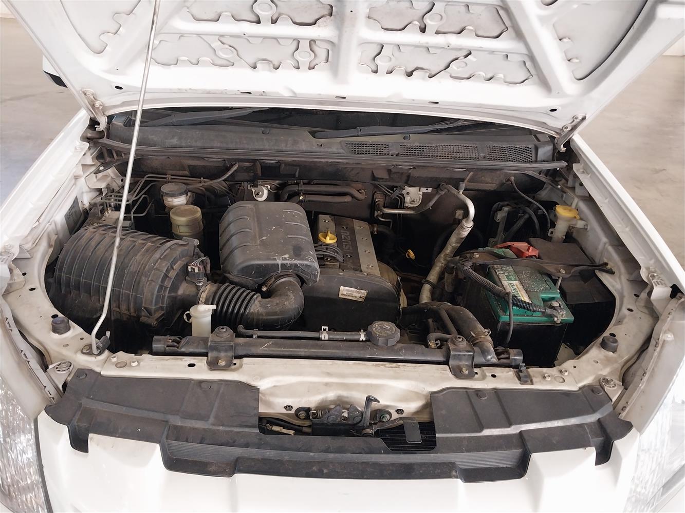 Auction Nation - ISUZU KB240 LE D/C