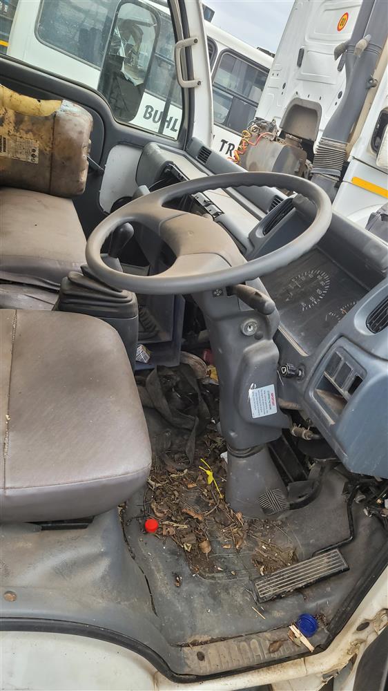 Auction Nation - NISSAN A975