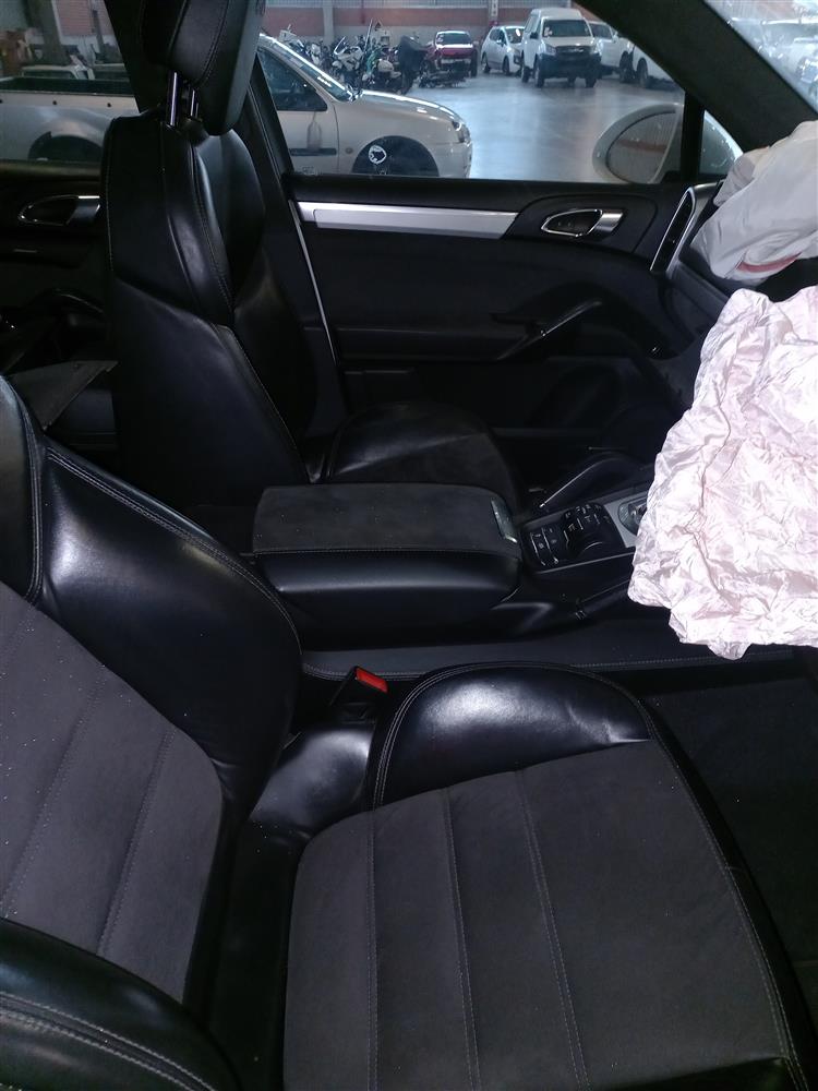 Auction Nation - PORSCHE CAYENNE GTS TIP (E2 GEN II)