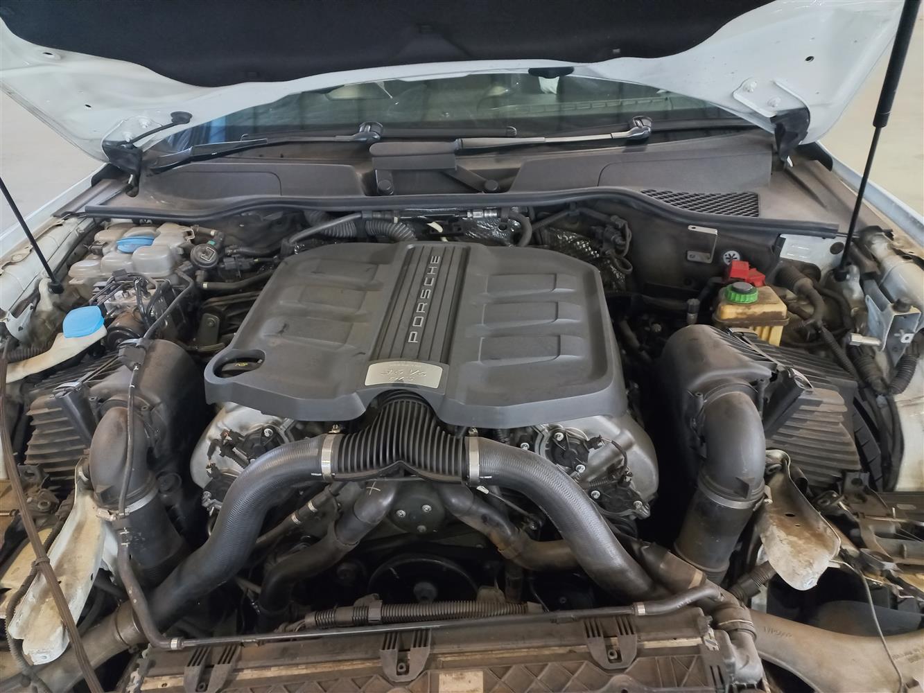 Auction Nation - PORSCHE CAYENNE GTS TIP (E2 GEN II)