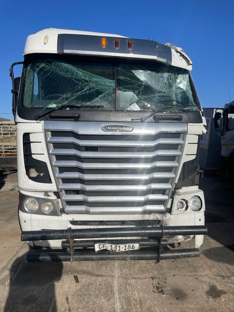 Auction Nation - FREIGHTLINER ARGOSY 90 CUM 530 NG TT CC