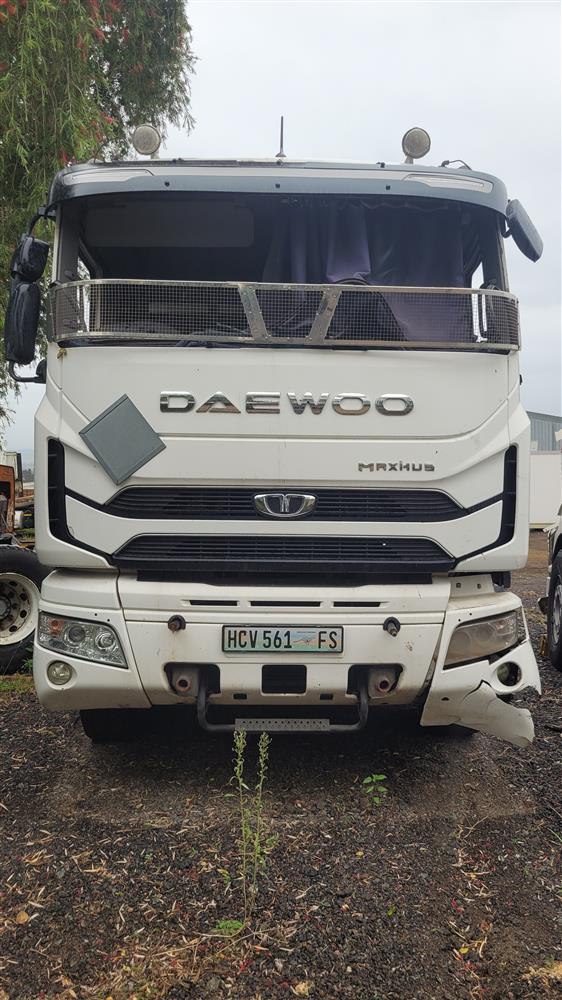 Auction Nation - DAEWOO MAXIMUS 7548 6X4 HORSE