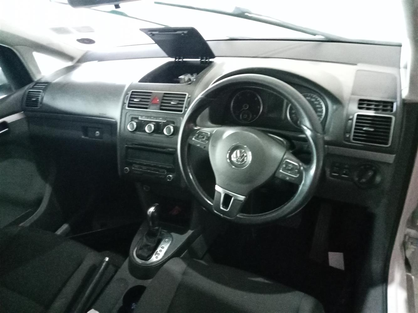 Auction Nation - VOLKSWAGEN TOURAN 2.0 TDi TRENDLINE DSG