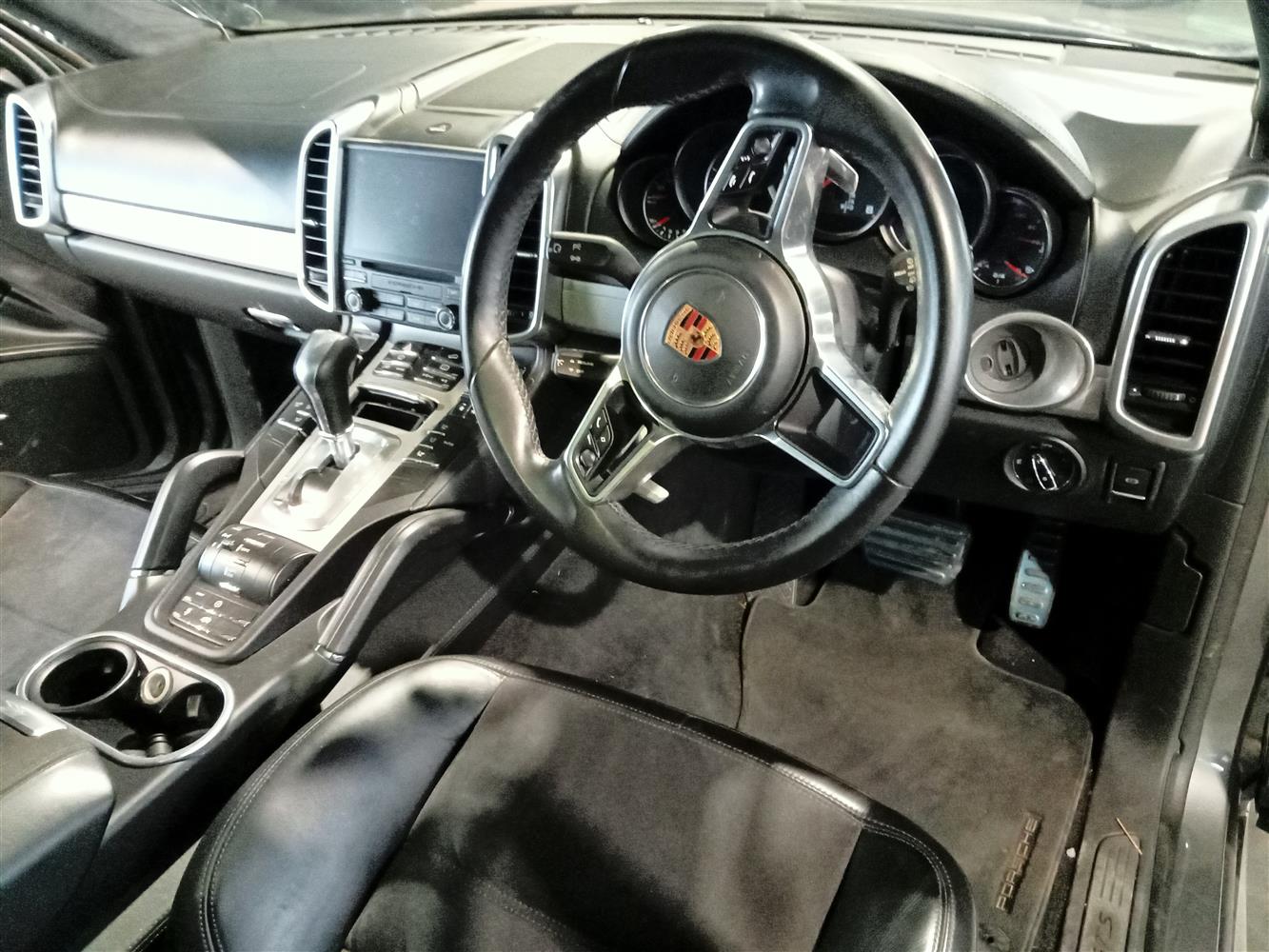 Auction Nation - PORSCHE CAYENNE GTS TIP (E2 GEN II)