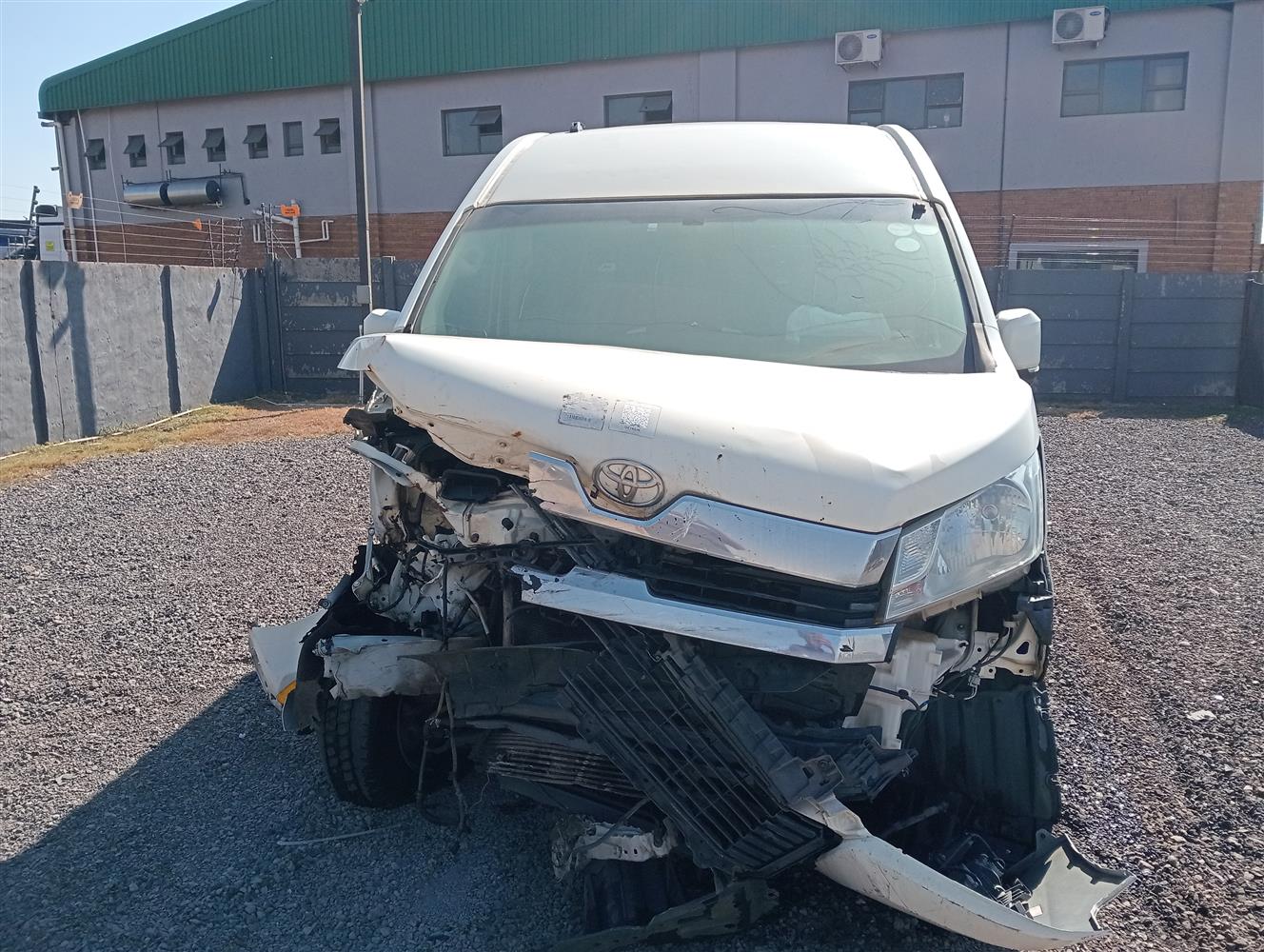 Auction Nation - TOYOTA Quantum