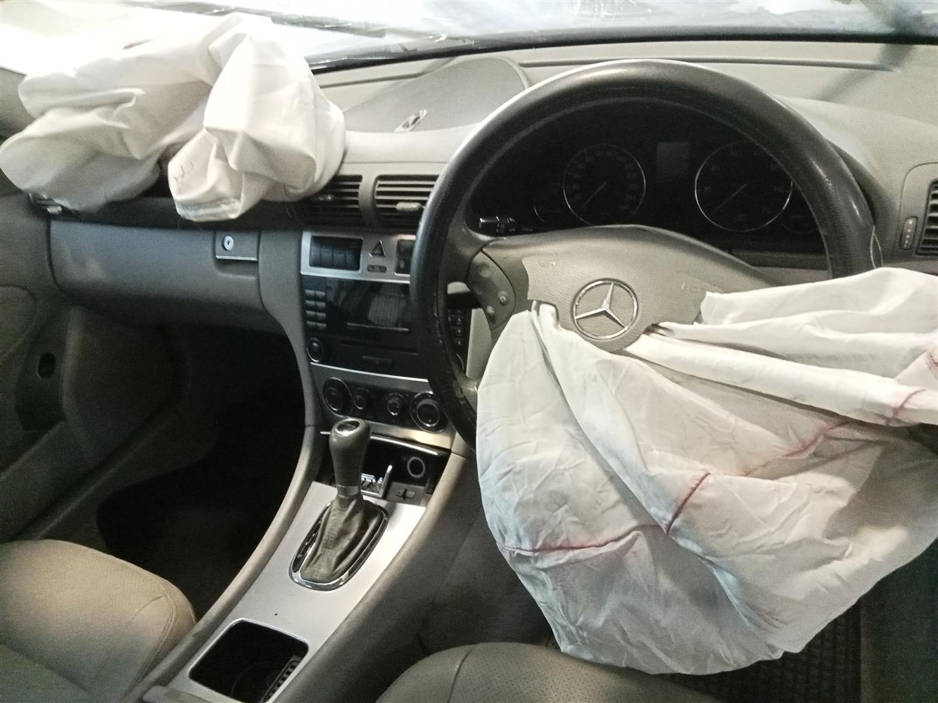 Auction Nation - MERCEDES-BENZ C180K AVANTGARDE A/T
