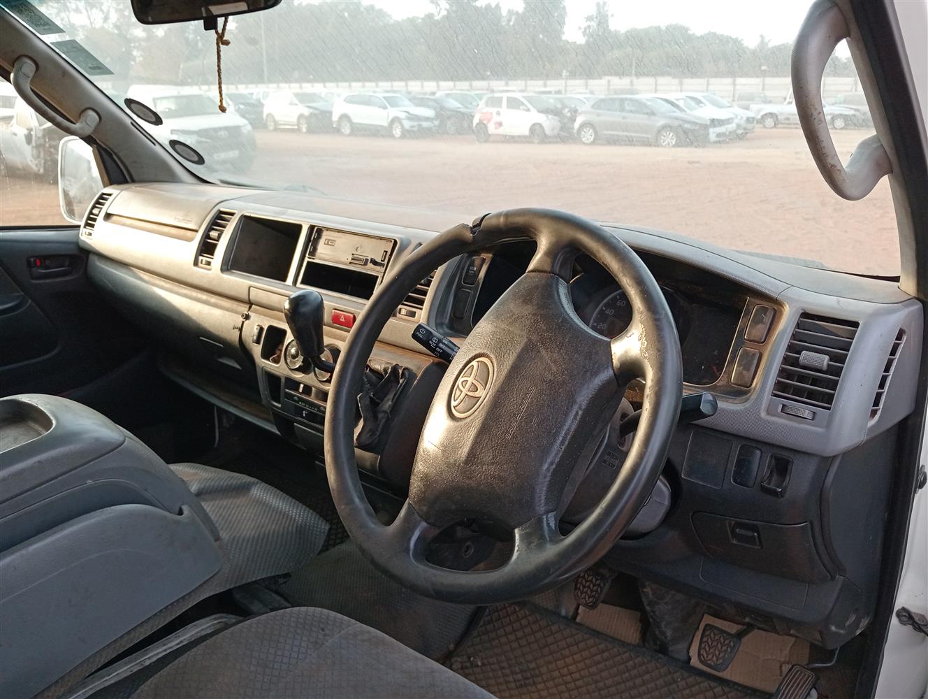 Auction Nation - TOYOTA TOYOTA QUANTUM 2.5 D4D 14 SEAT Intro: 32005