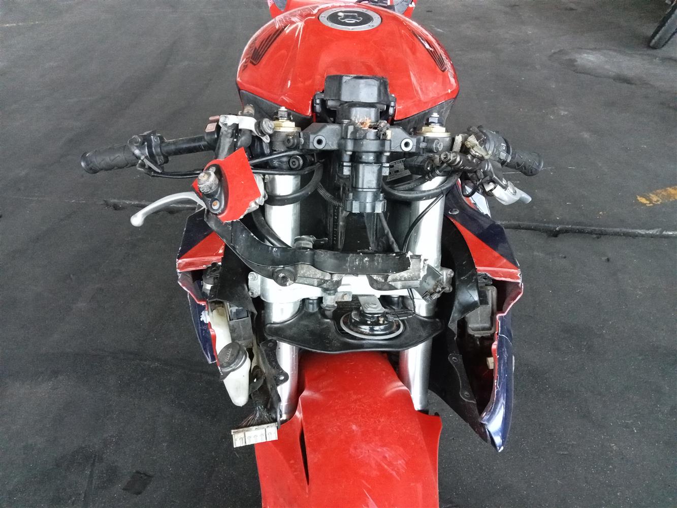 Auction Nation - HONDA CBR 1000RR (INTRO 2004-04)