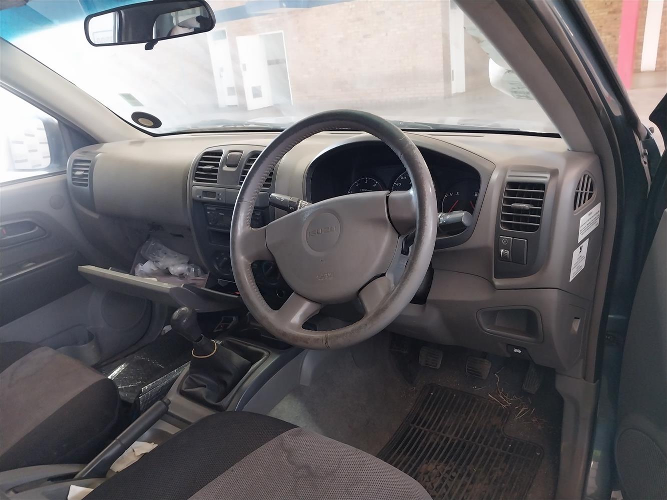 Auction Nation - ISUZU KB 300 TDi LX P/U D/C