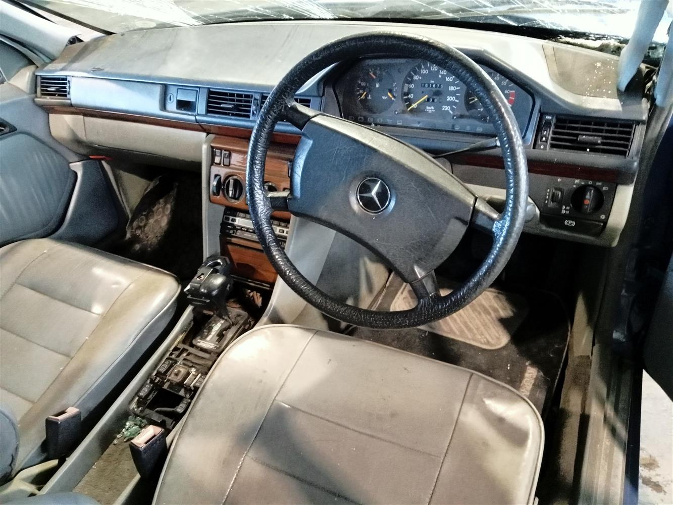 Auction Nation - MERCEDES-BENZ W124