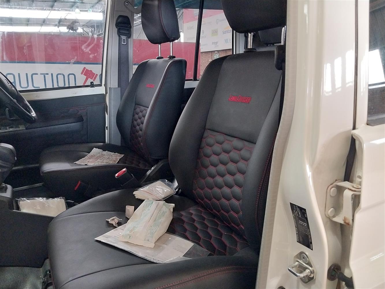 Auction Nation - TOYOTA LAND CRUISER 79 2.8 GD6 PU D