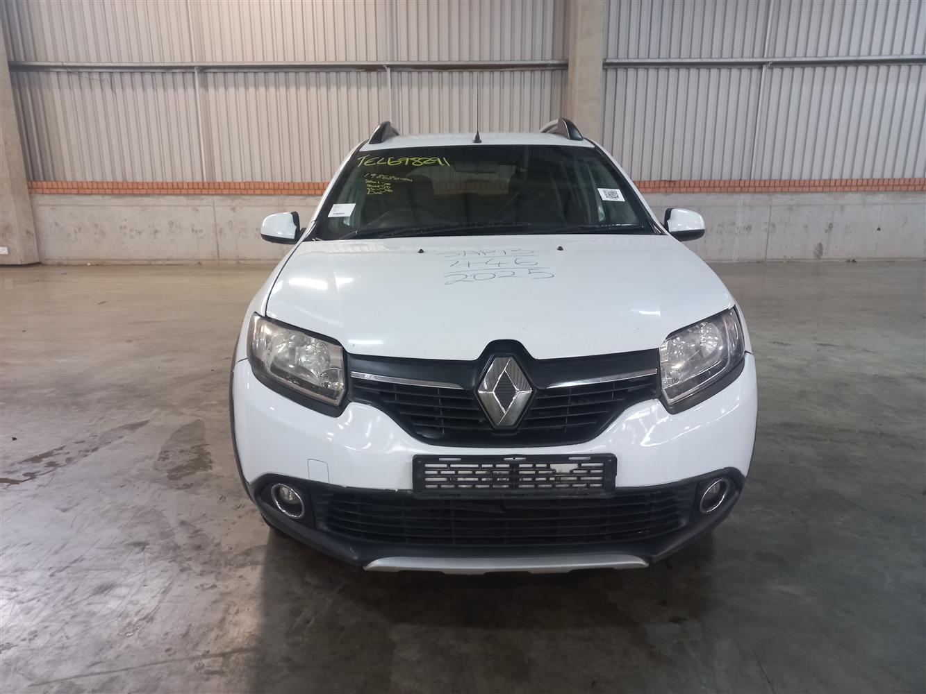 Auction Nation - RENAULT SANDERO
