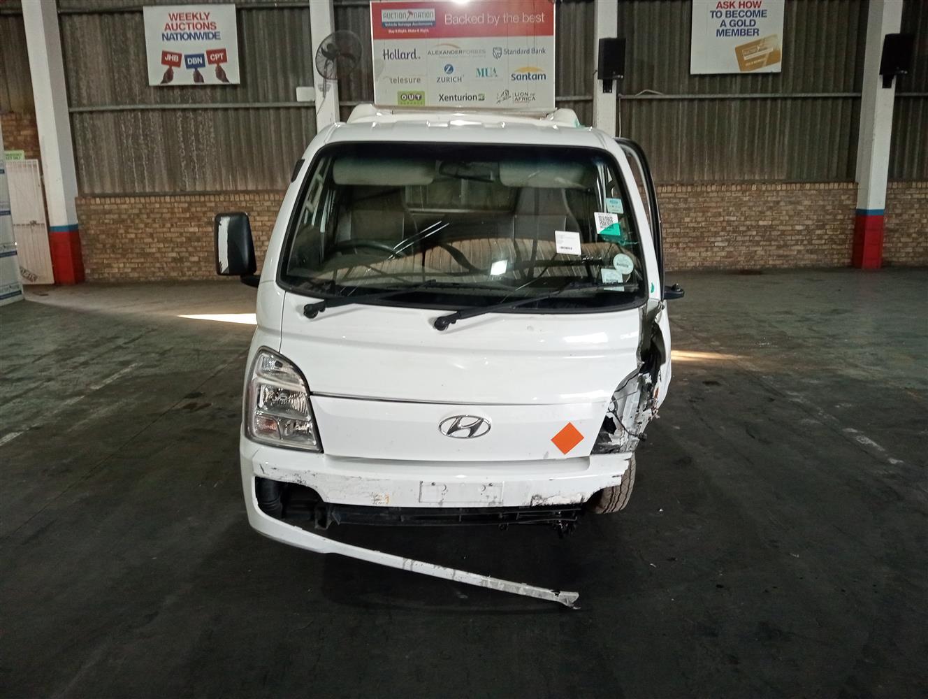 Auction Nation - HYUNDAI H100 2.6D F/C D/S (INTRO 2012-05)