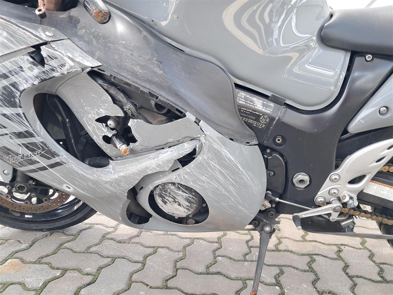 Auction Nation - SUZUKI GSX 1300R-1298 CC