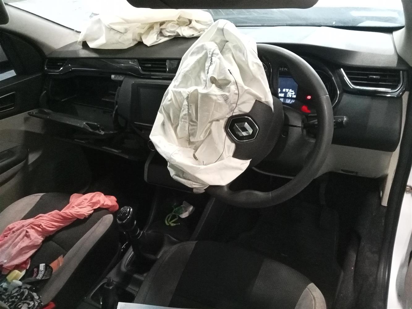 Auction Nation - RENAULT TRIBER 1.0