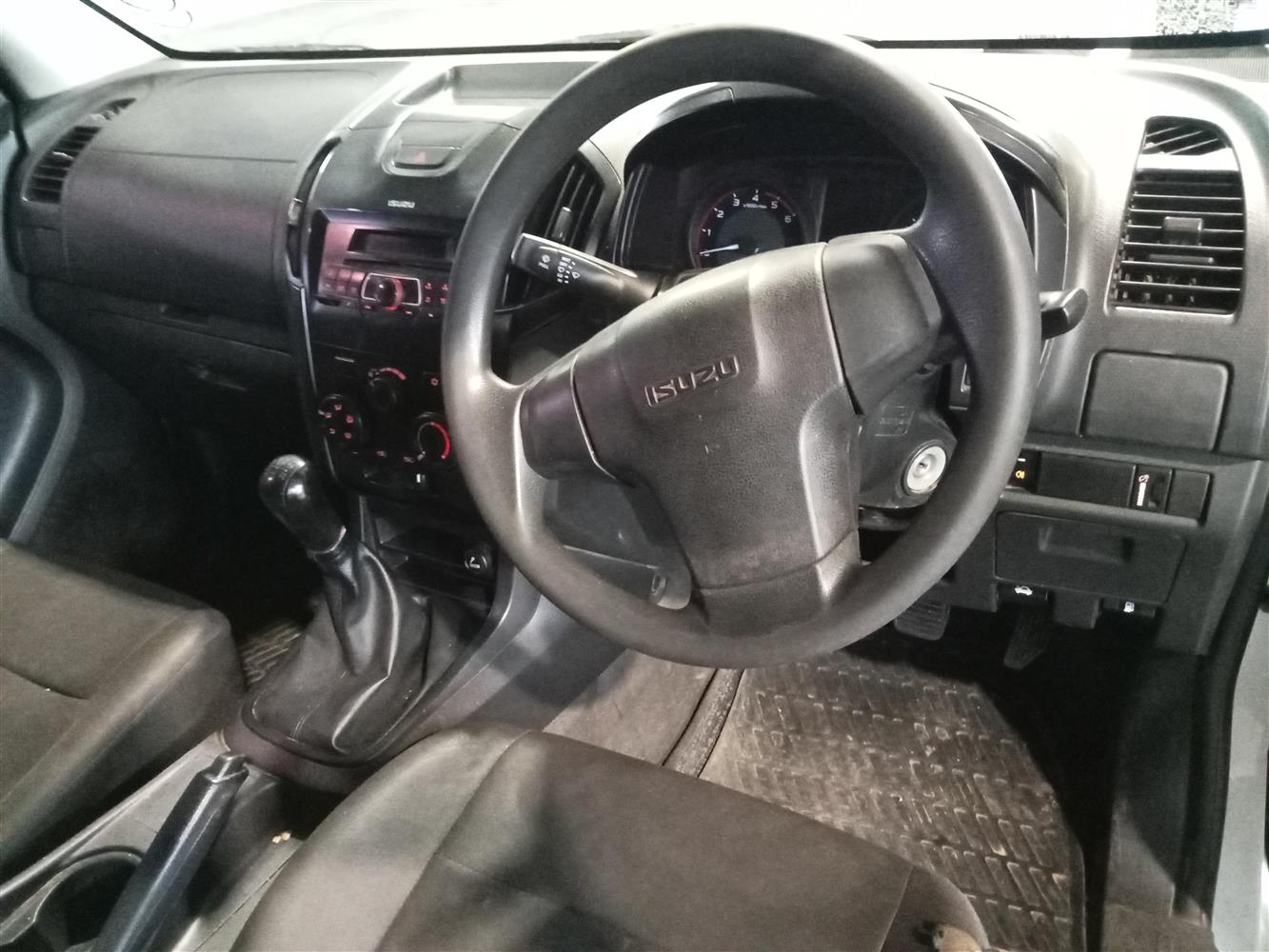 Auction Nation - ISUZU D - MAX