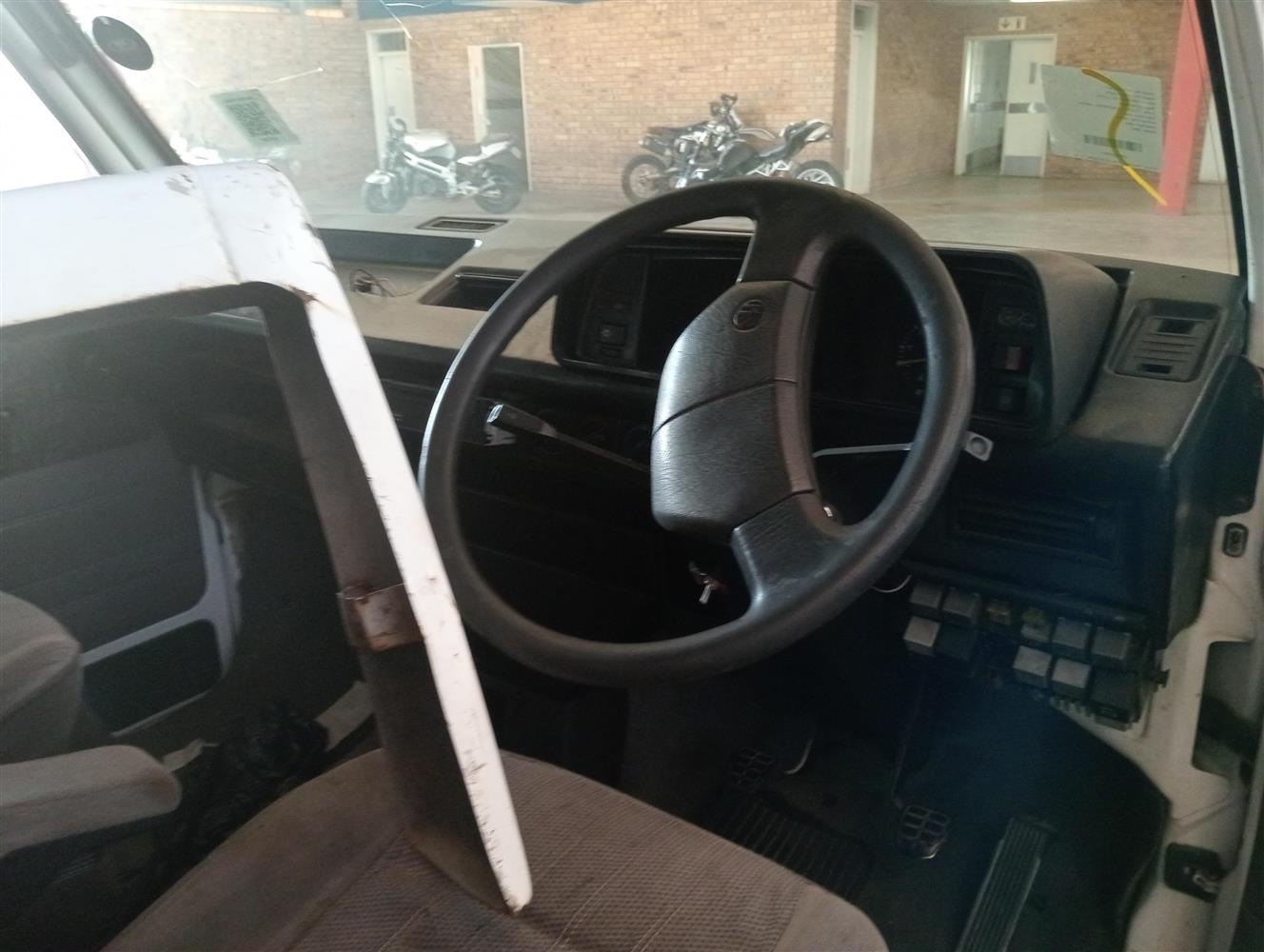Auction Nation - VOLKSWAGEN MICROBUS 2.3 P/S