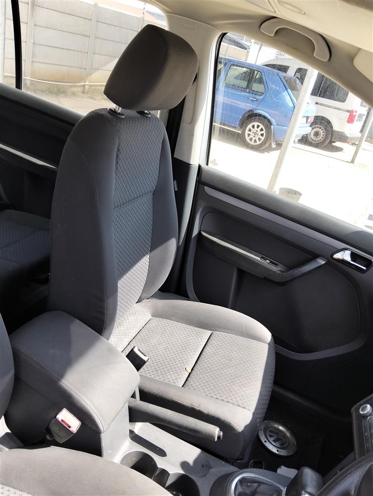 Auction Nation - VOLKSWAGEN TOURAN 1.9 TDi TRENDLINE DSG